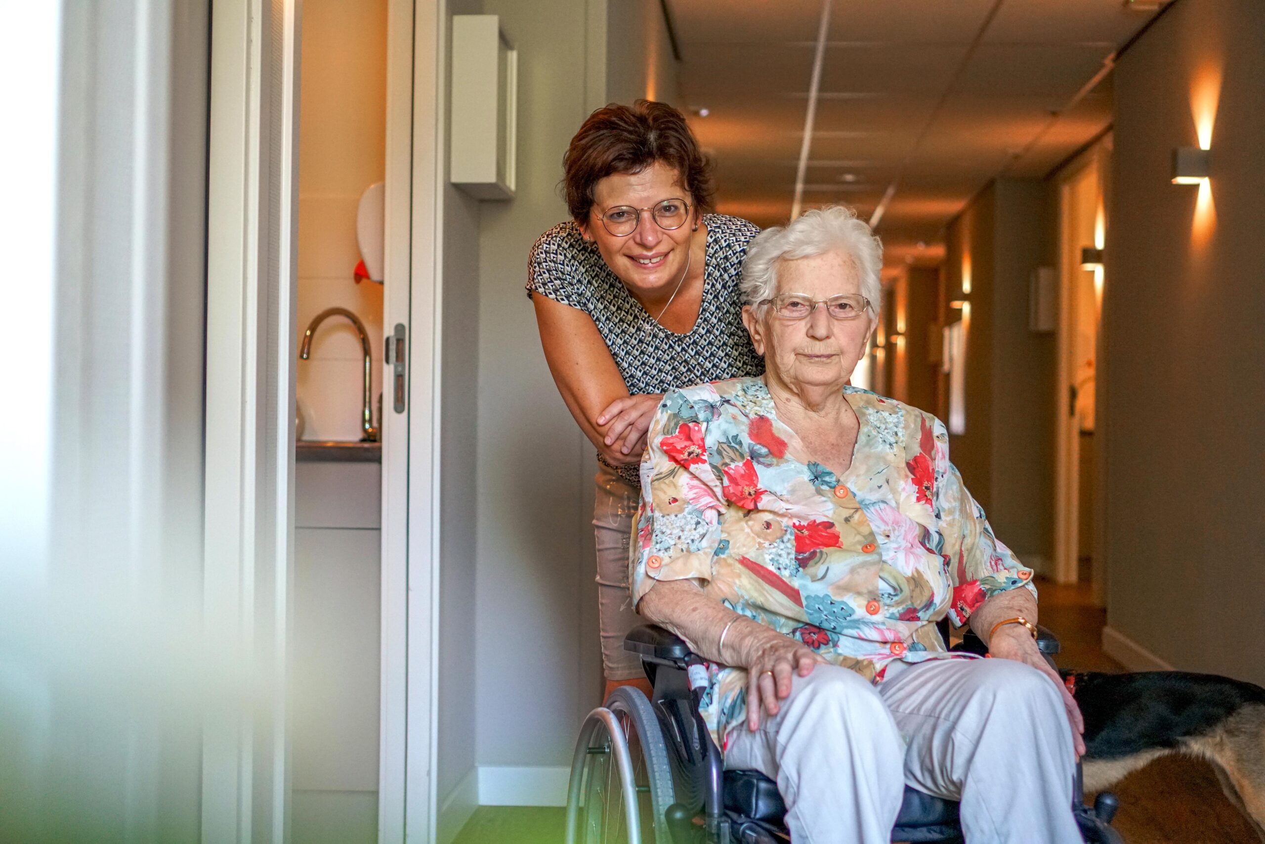 'Als je rustig in de huiskamer een dutje doet, ben je wel thuis toch ...